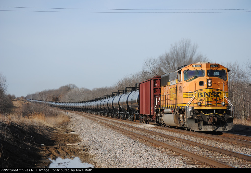 BNSF 9978 pushes Ethanol tanks west